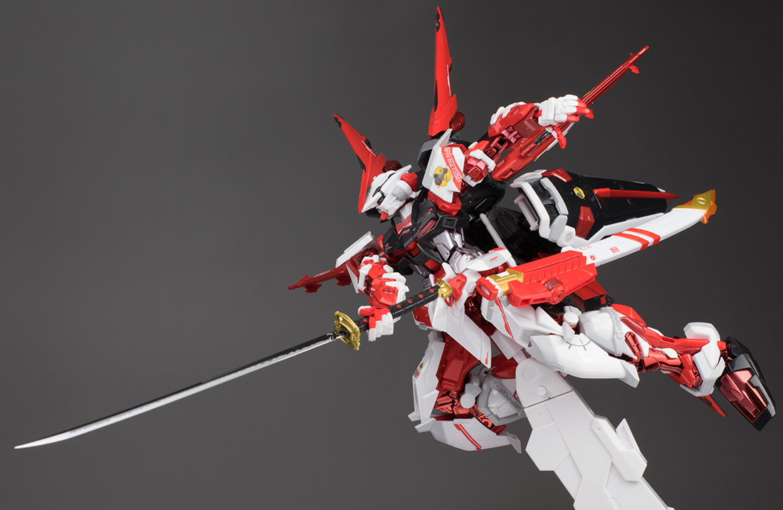 Gundam Family: METAL BUILD Gundam Astray Red Frame + Flight Unit Option ...