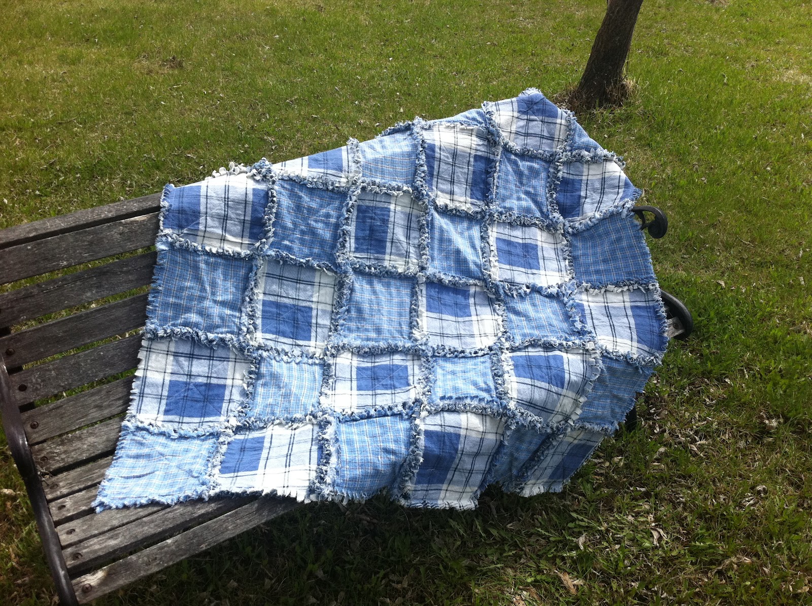 Courtenays Country Quilts and More :): Upcycled Rag Quilt