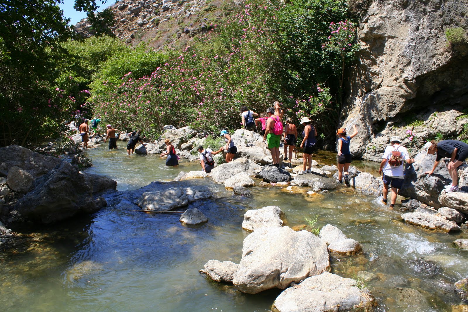 EXPLORE MOUNTAINS: ΚΟΥΡΤΑΛΙΩΤΙΚΟ ΦΑΡΑΓΓΙ (ΜΟΝΗ ΠΡΕΒΕΛΗ)