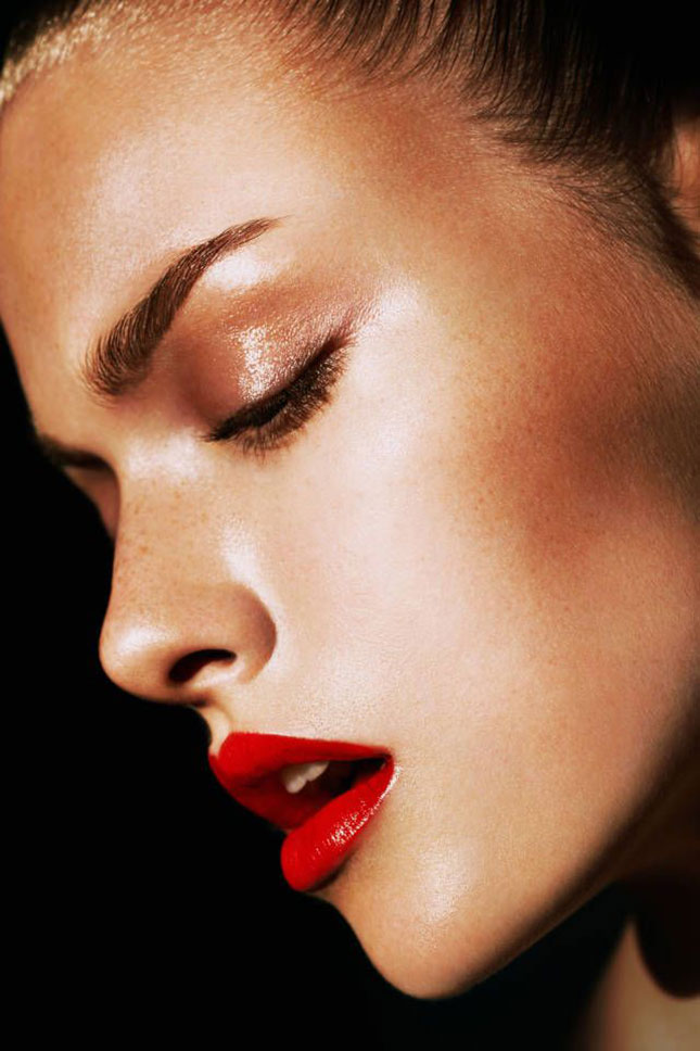 Spleen De Couture: "...HER LIPS ARE DEVIL RED..."!