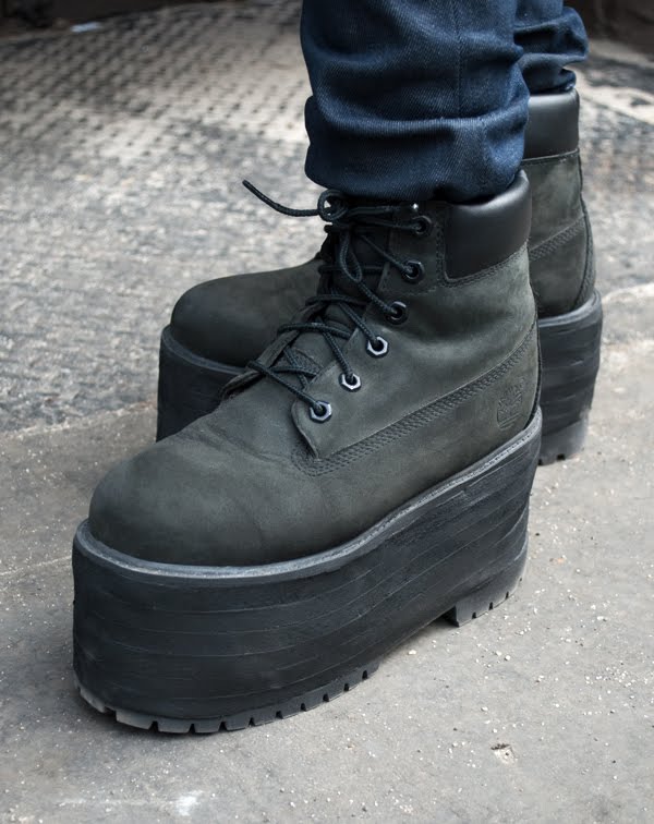 SHAMPALOVE: Robyn's Controversial Outfit @ the Grammy's