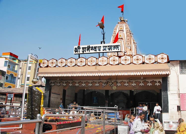 Shani Shingnapur, Ahemadnagar, Maharashtra, India | Indian Religious ...