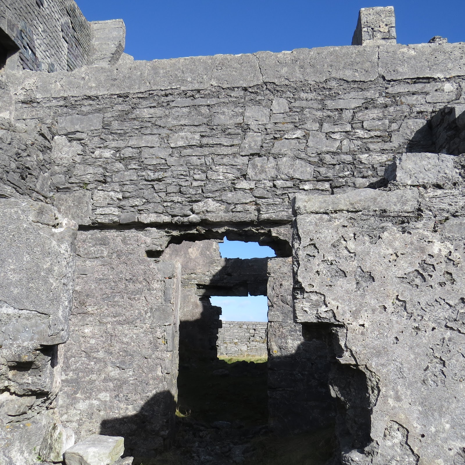Pete's Irish Lighthouses: Inis Mor (Dun Oghil) Light