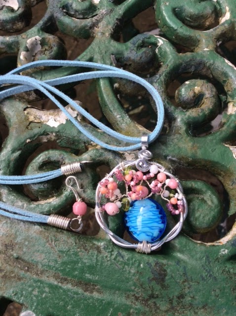 WireWorkers Guild: FLOWER VASE PENDANT
