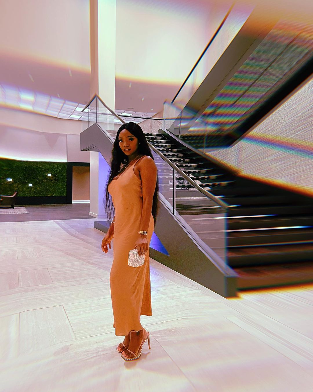 Singer, Simi warms hearts with her images from her family's holiday in ...