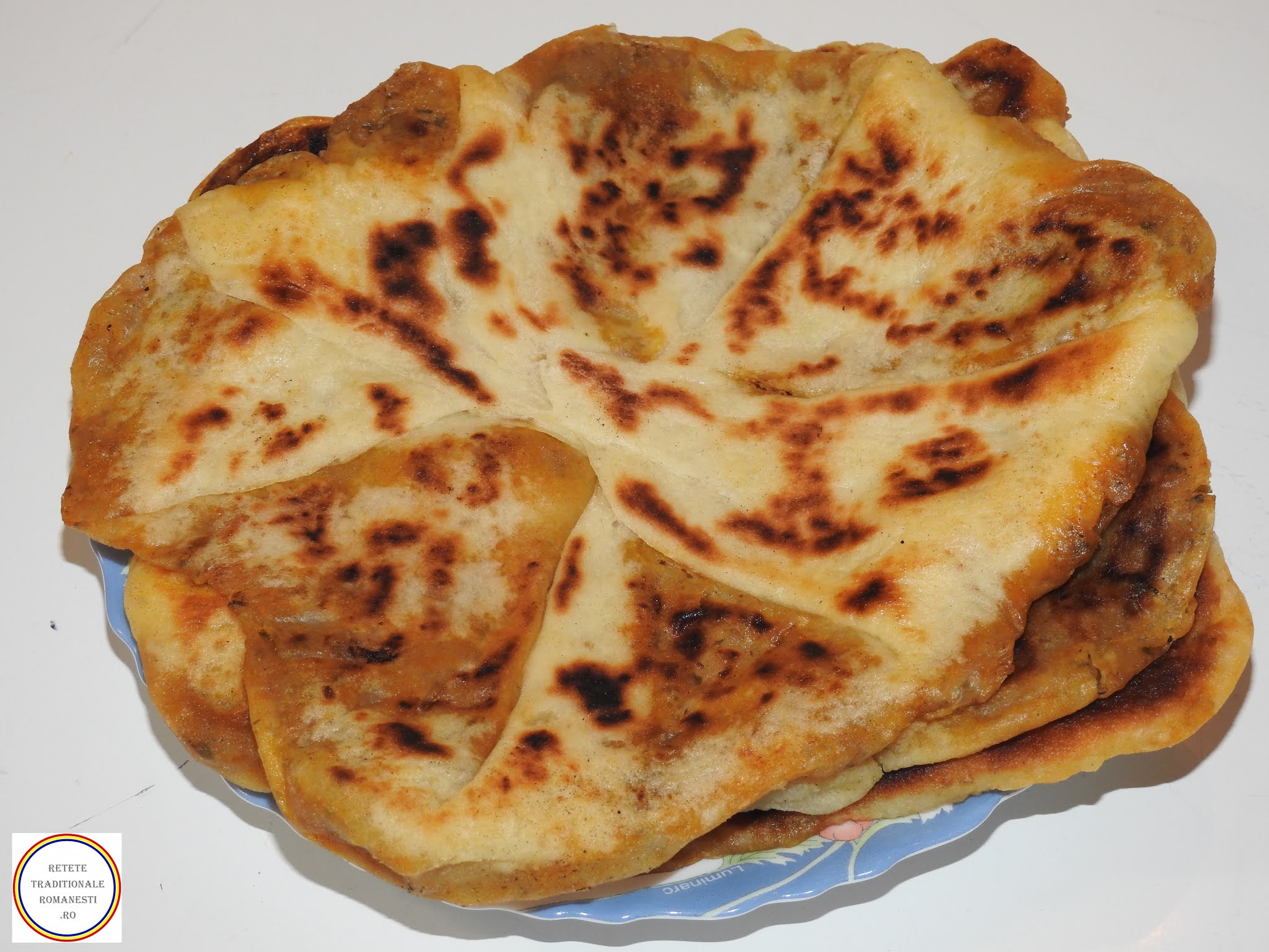 Placinte cu cartofi la tigaie reteta | Retetetraditionaleromanesti.ro