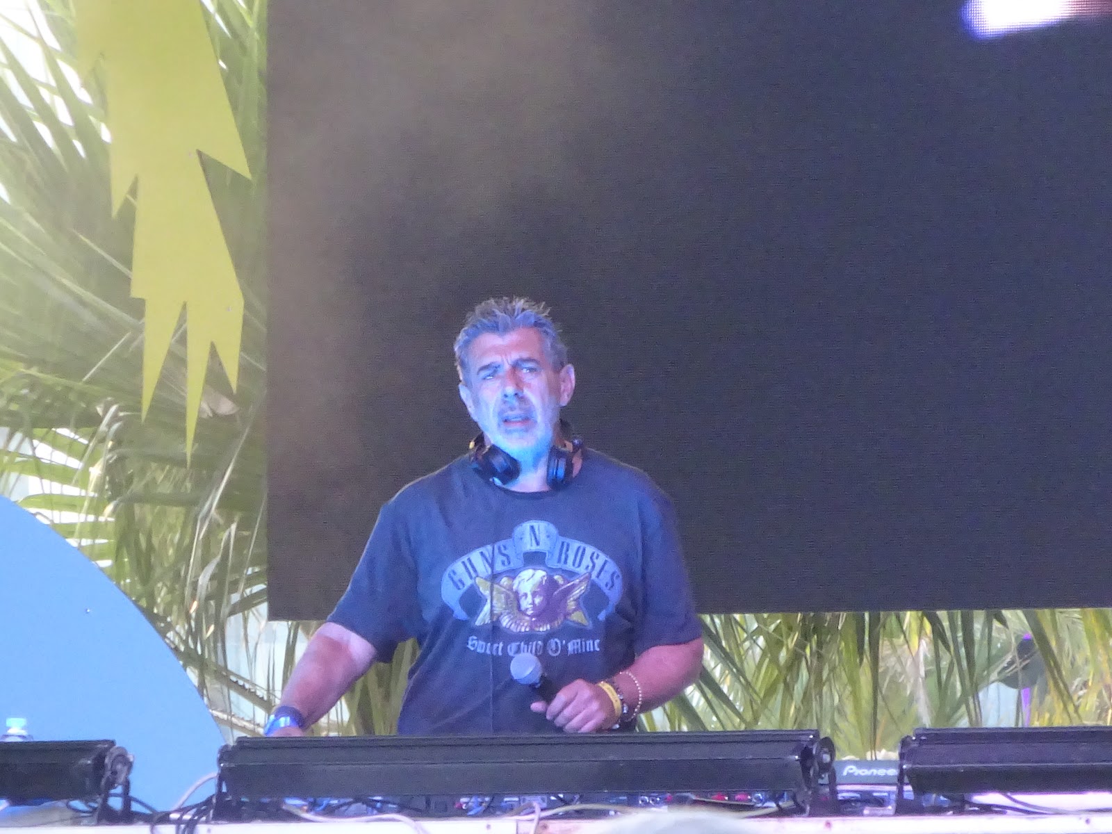 HAMMERSMITH 78 MUSIC REVIEWS: GARY DAVIS IBIZA 29.6.2018 RADIO TWO