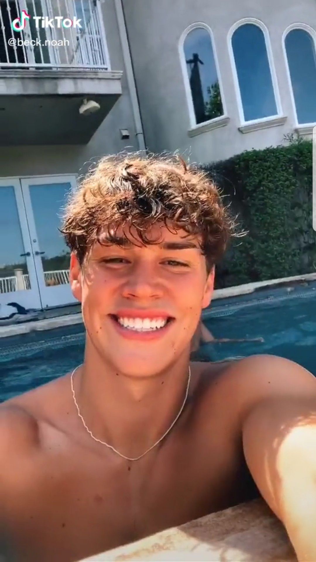 Noah Beck Kimdir? Boy Kilo Nereli Kaç Yaşında, Yaşı ve Sevgilisi ...