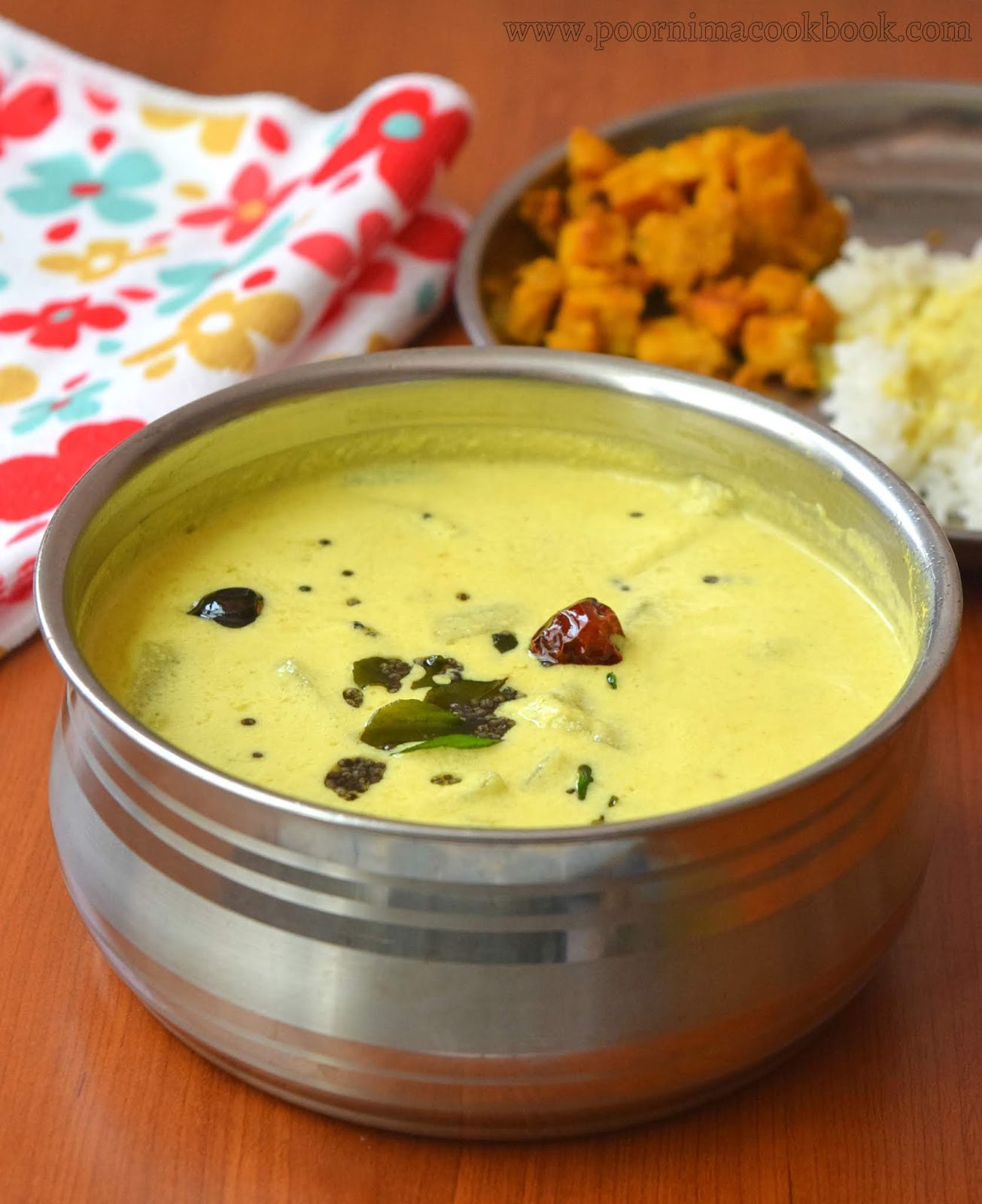 Poornima's Cook Book: Ash Gourd Mor Kulambu / Poosanikai Mor Kuzhambu