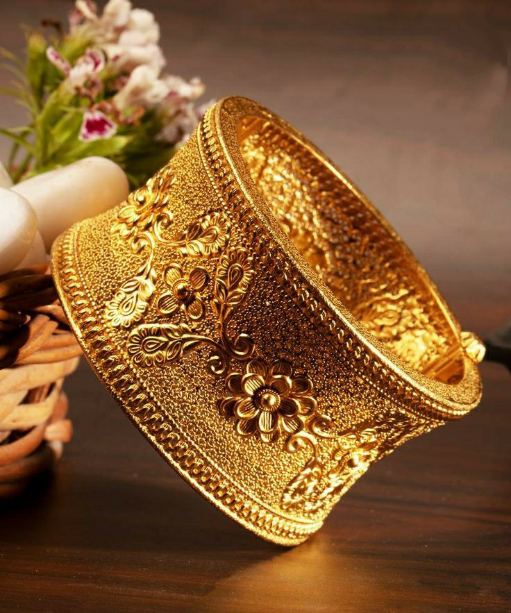 Golden broad bracelet