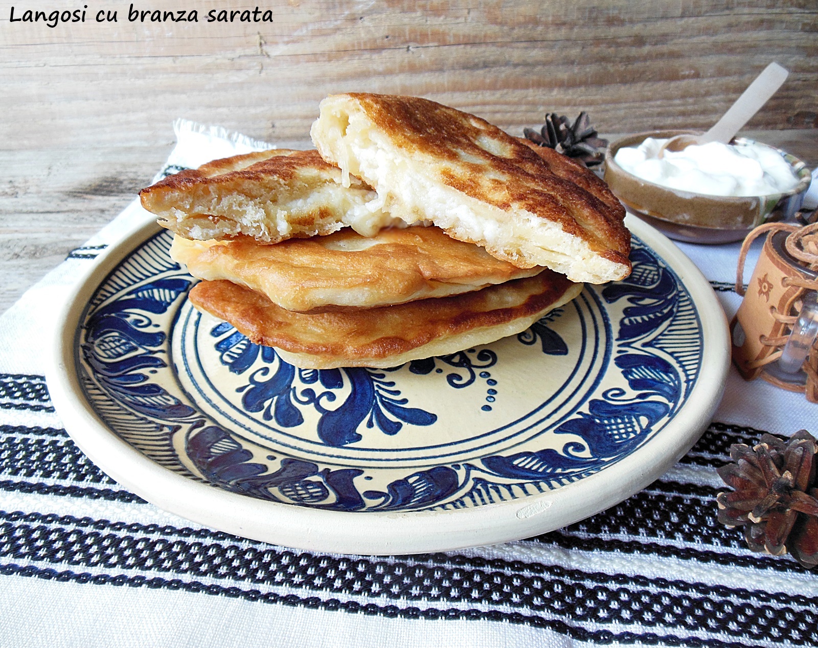 Rocsy in bucatarie: Langosi cu branza sarata