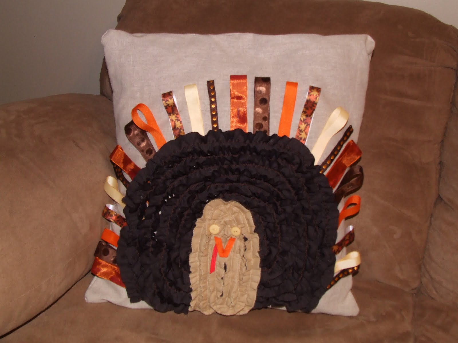Tutorial Tuesday: Ruffle Turkey Pillow - Keeping it Simple