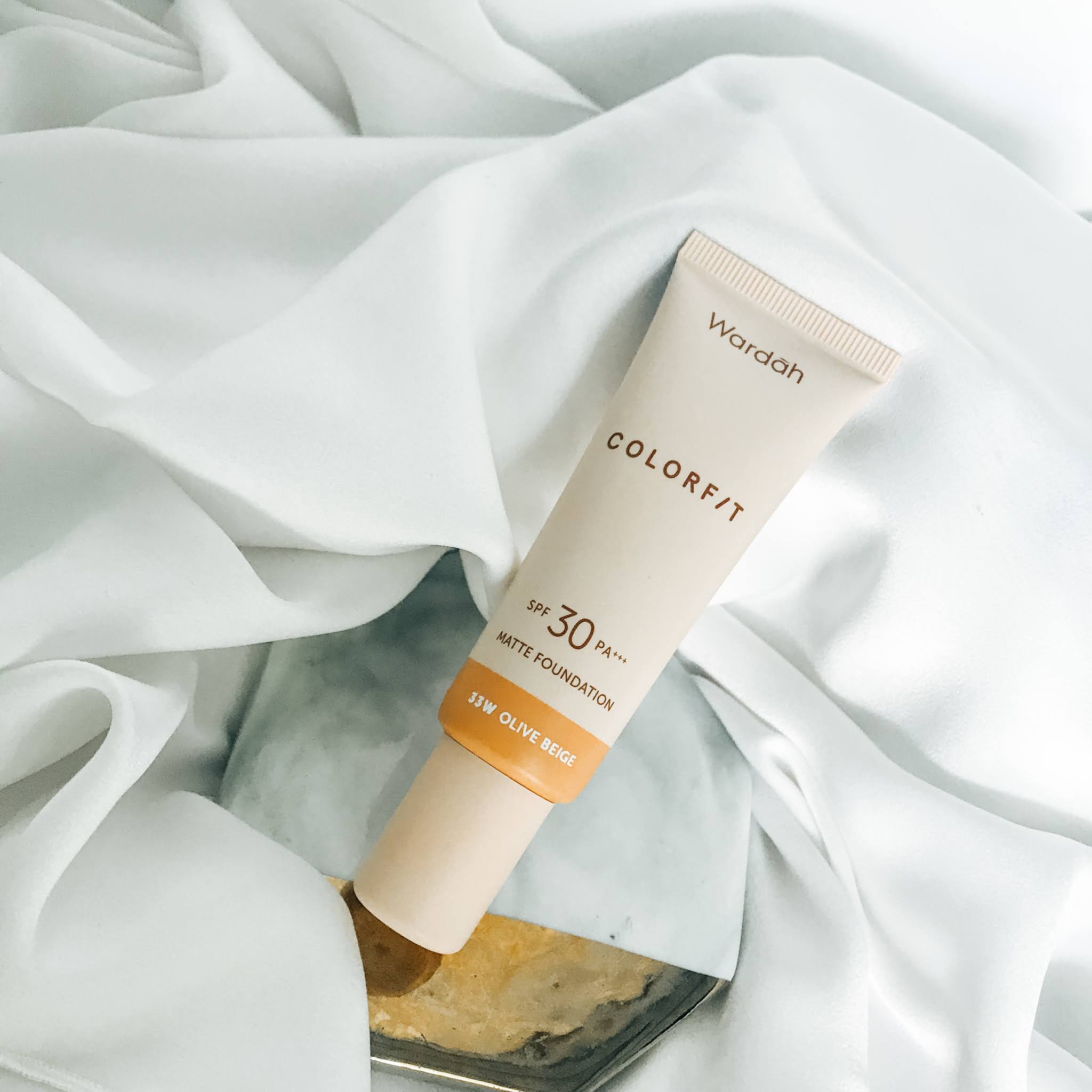 Tuty Saca: Review Wardah Colorfit Matte Foundation Shade Olive Beige