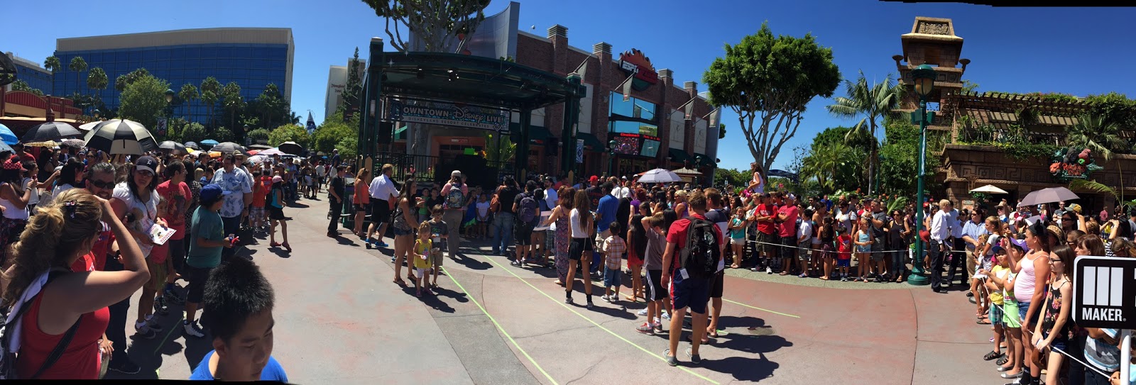 ChannelAlexis2k6: Meeting the EvanTubeHD Family at Downtown Disney