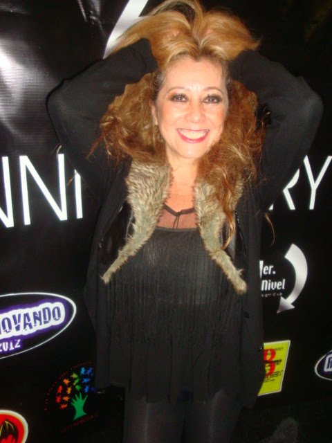 somos el espectador: CAROLINE SIMON UN AÑO NOS ESPERA