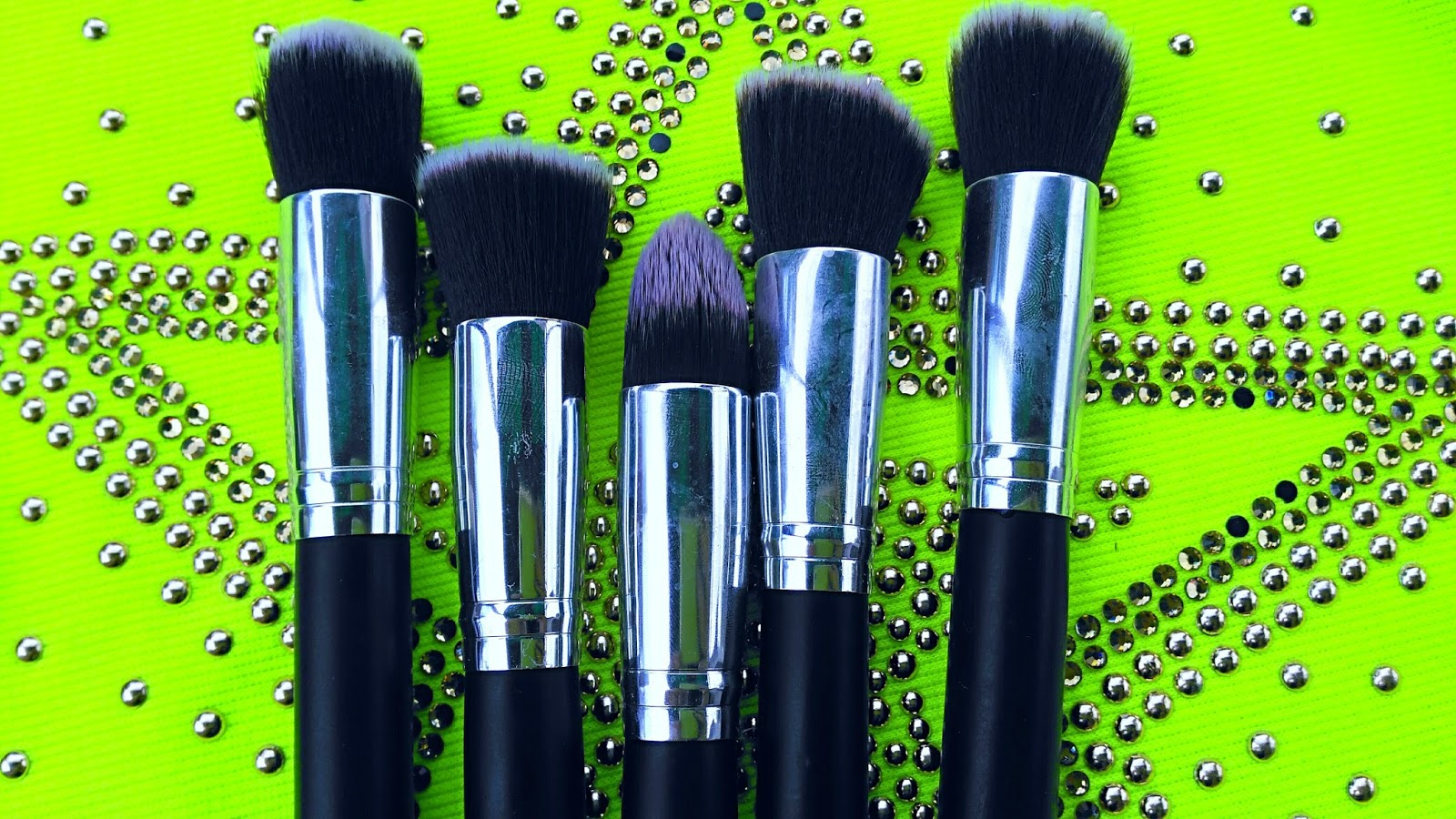 Lady Witch: Povoljne a dobre cetkice za lice?! 1.deo