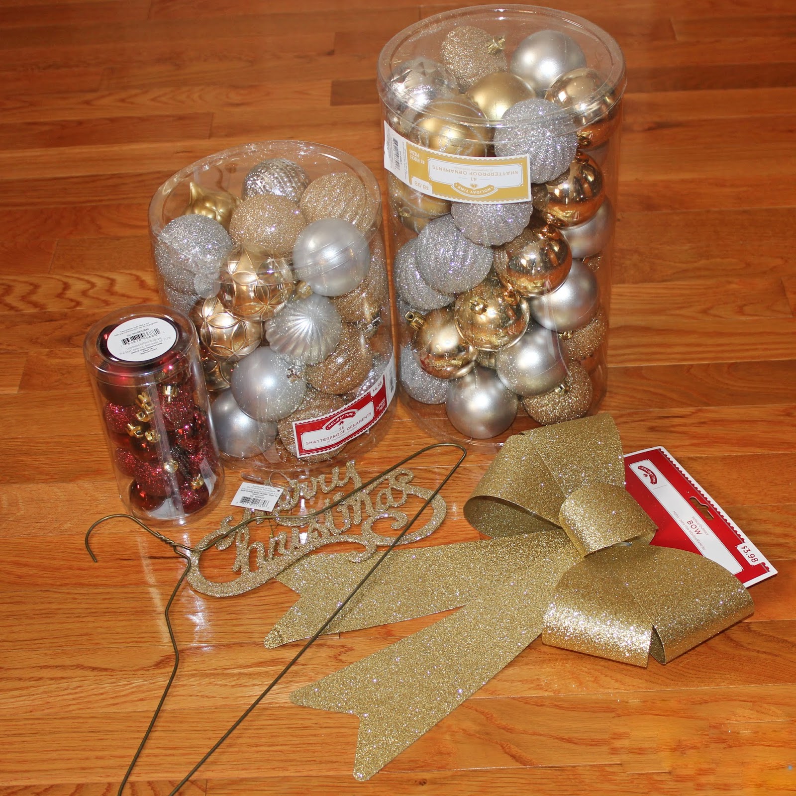 Christmas Ornament Wreath Tutorial