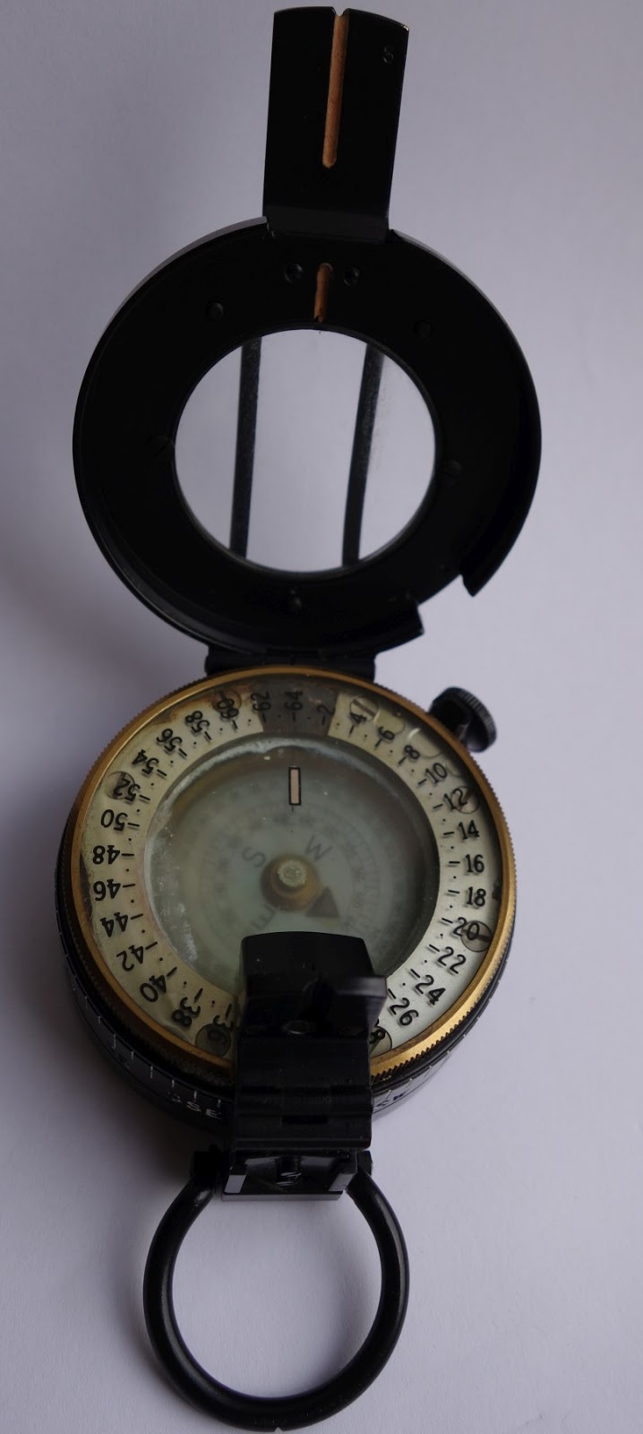 BR Militaria - WarCollector: British compass W.Ottway