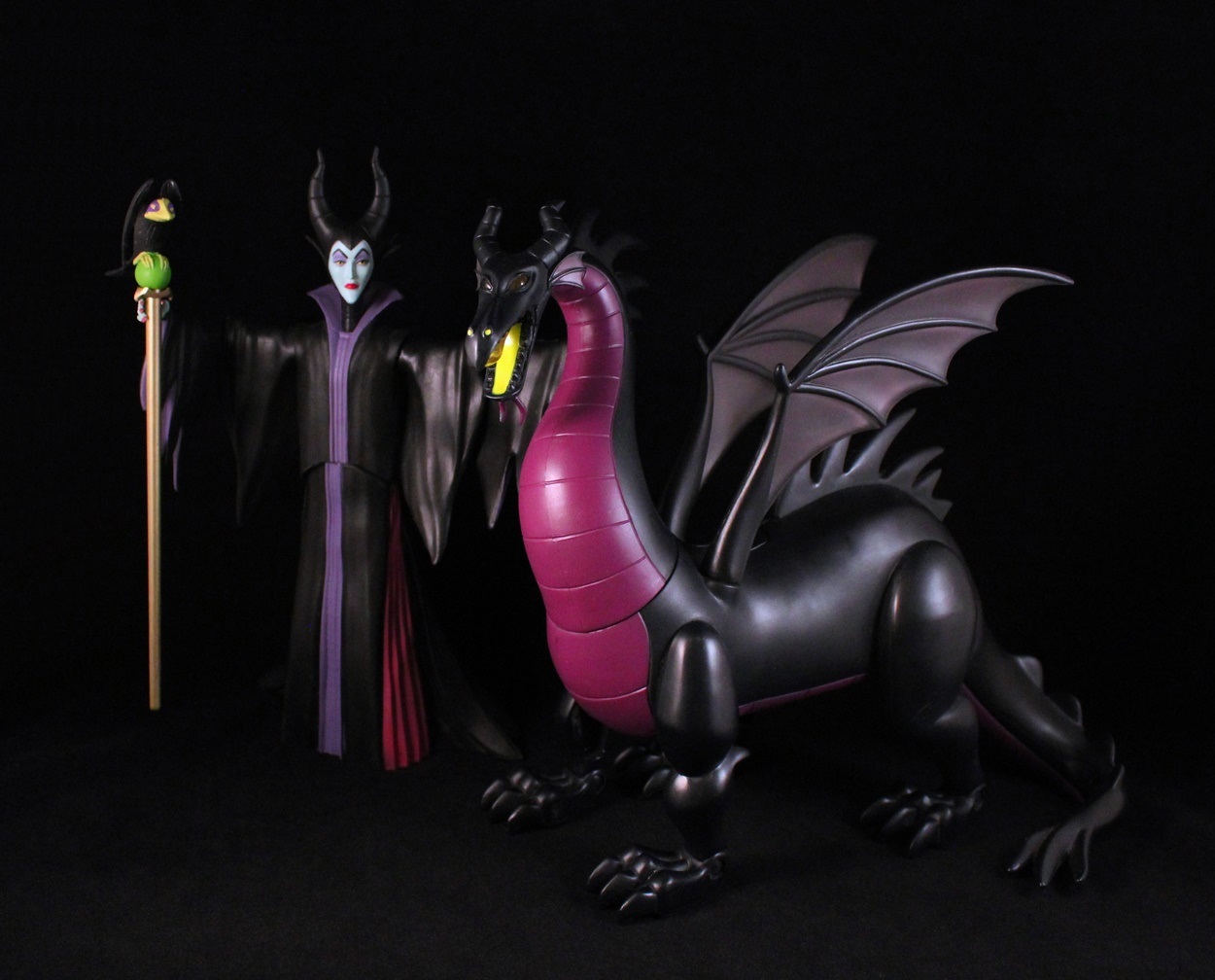 She's Fantastic: Disney Heroes - MALEFICENT DRAGON!