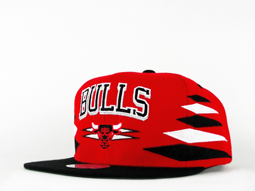 Dope SnapBacks: Chicago Bulls Diamond SNAPBACK (Green Under)
