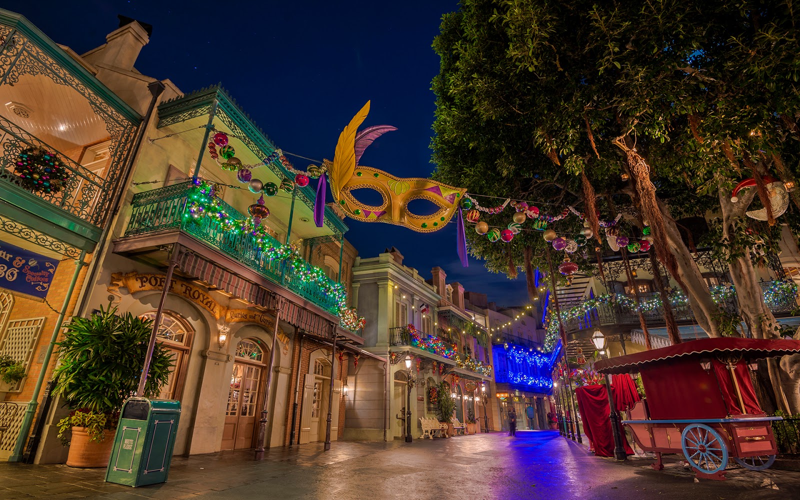 Yuletide Royal Street