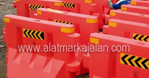 Separator Jalan Plastik | Pembatas Jalan Plastik | Mesin / Aplikator ...