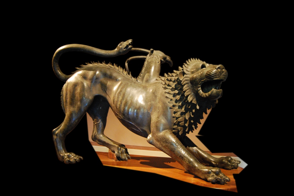 CARACTERES: QUIMERA DE AREZZO