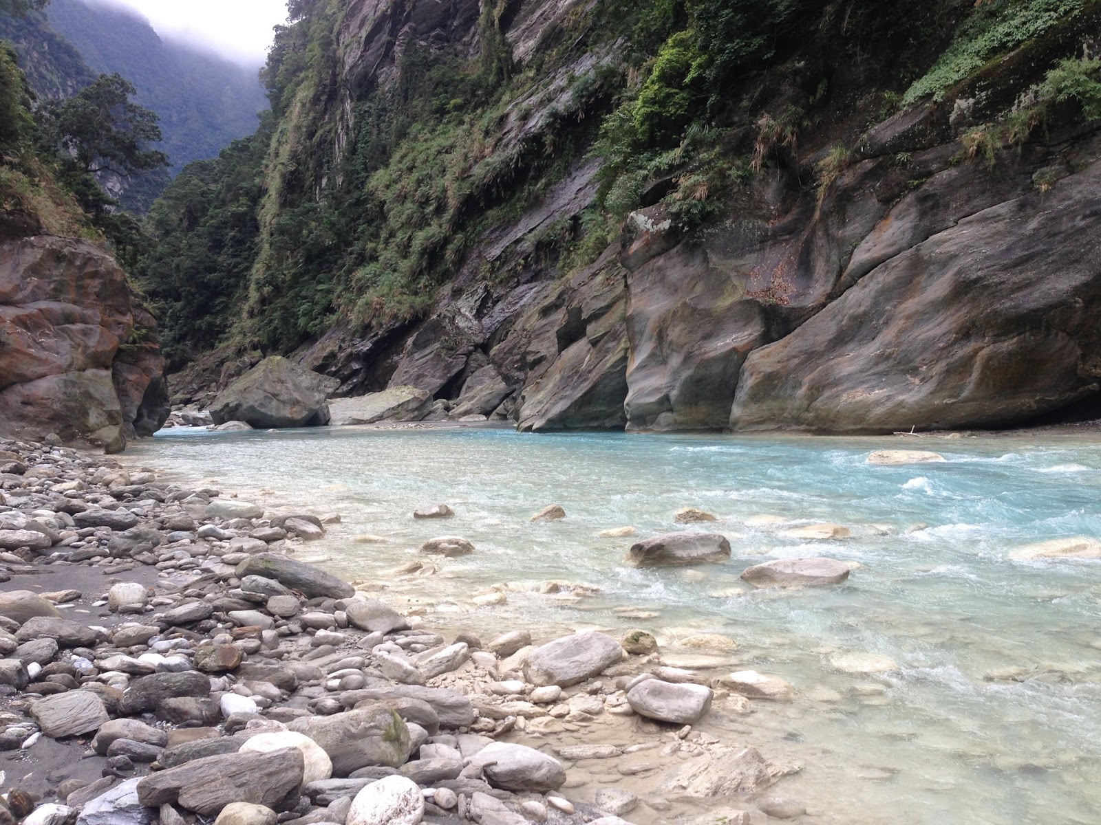 FLYINTROPICAL: magic river