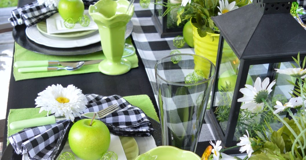 Dining Delight: Green & Black Summer Tablescape