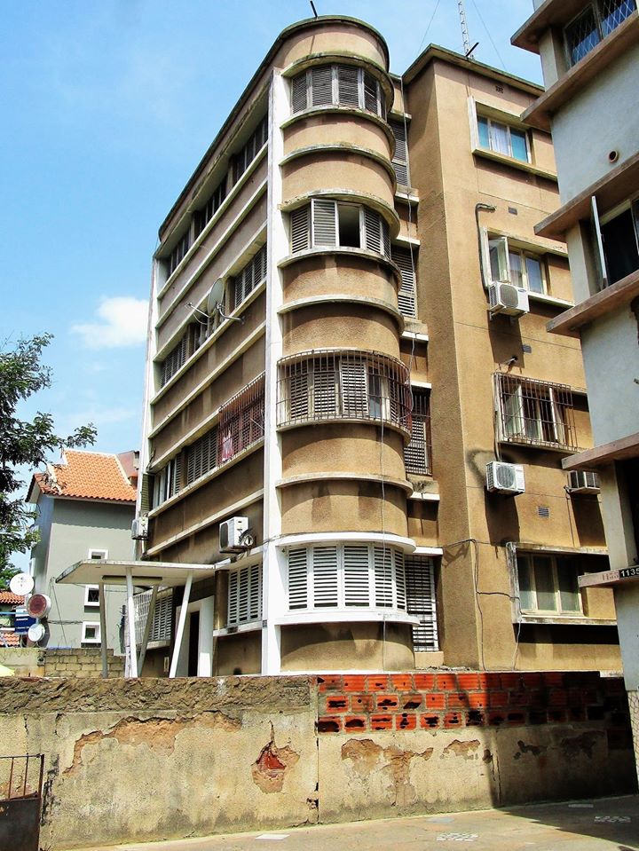 Edifícios modernistas de Maputo em 2020 no FB Cidade de Maputo (2/3)