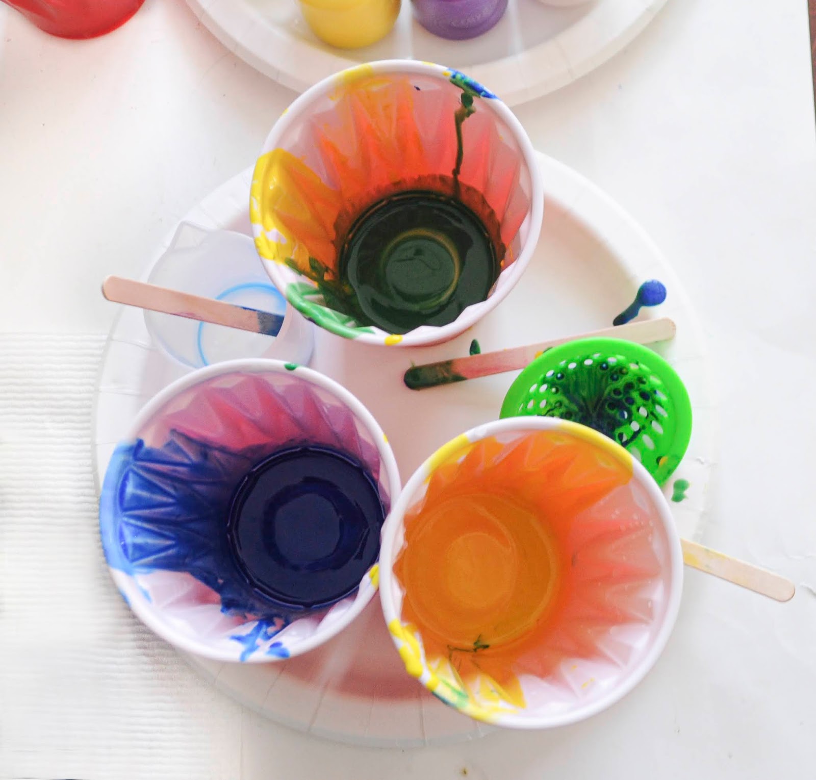Make Abstract Art with Crayola Paint Pour Art Set | Jenny's Crayon ...