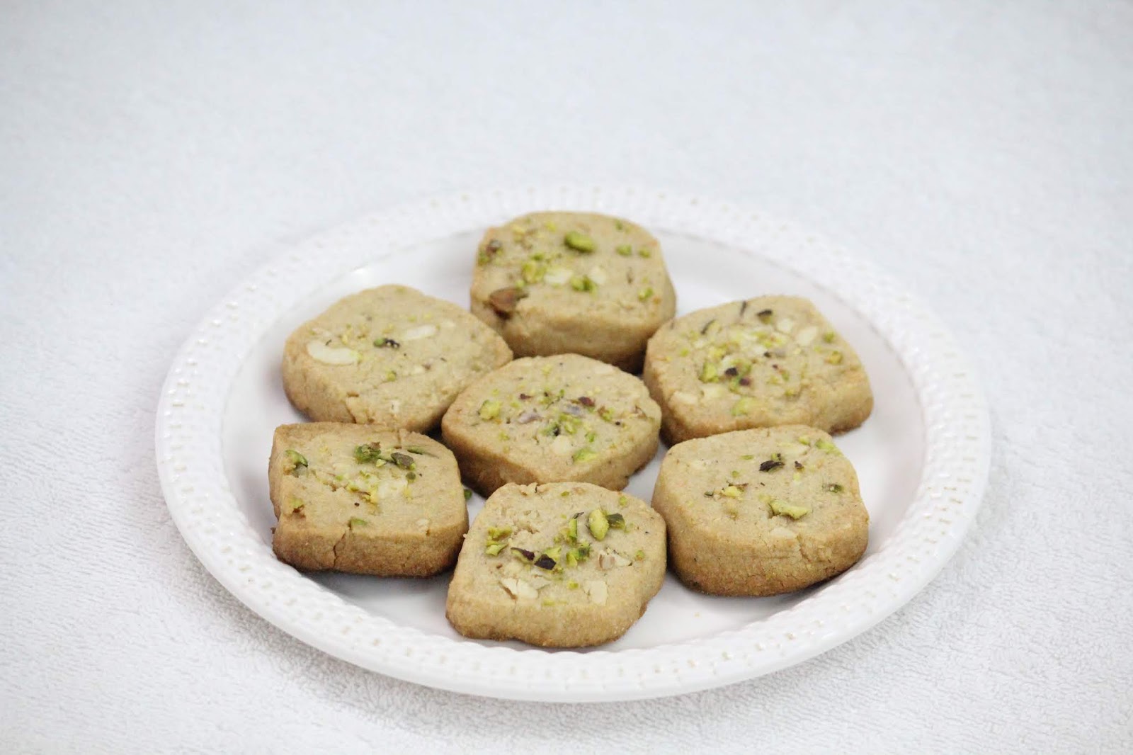 KAJU PISTA COOKIES / CASHEW PISTACHIO COOKIES / KAJU PISTA BISCUIT ...
