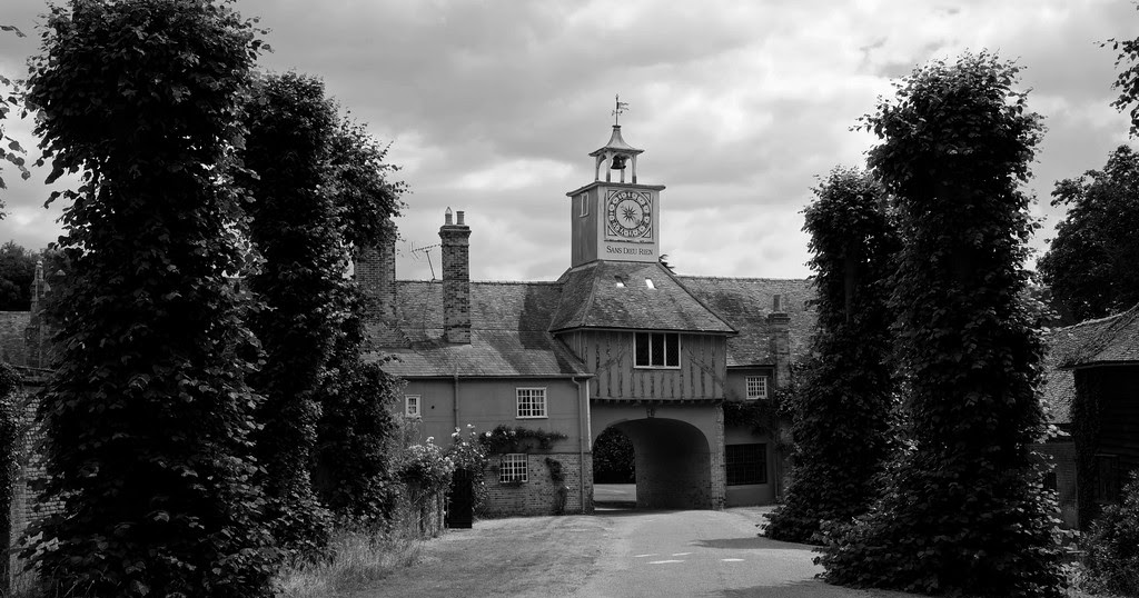 looking at the world in black and white: Ingatestone Hall