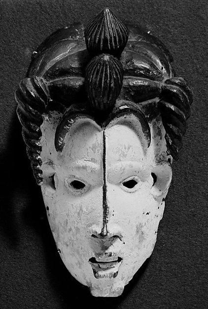Agbọghọ Mmụọ(Maiden Spirit Mask)