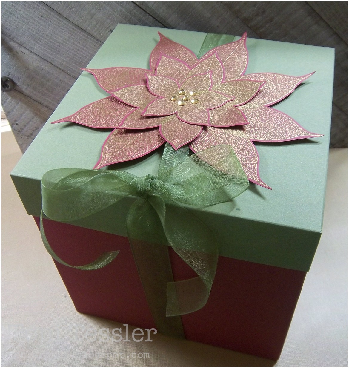 ToniStamps: How to Make a 7" Square Box!