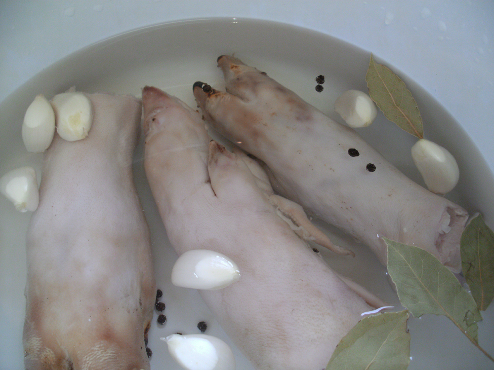 Gatesc pentru cei dragi: Racituri de porc, curcan si pui