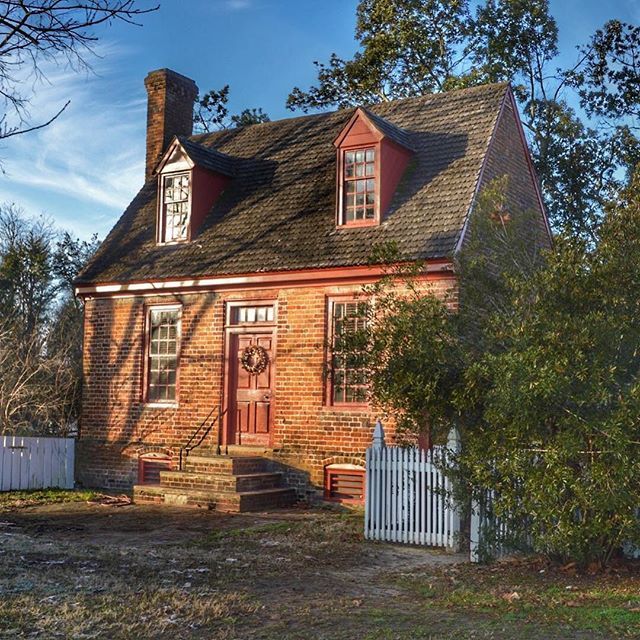 Content in a Cottage: Sunkissed: Small Brick House