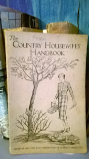 Vintage Recipe Books : The Country Housewife's Handbook