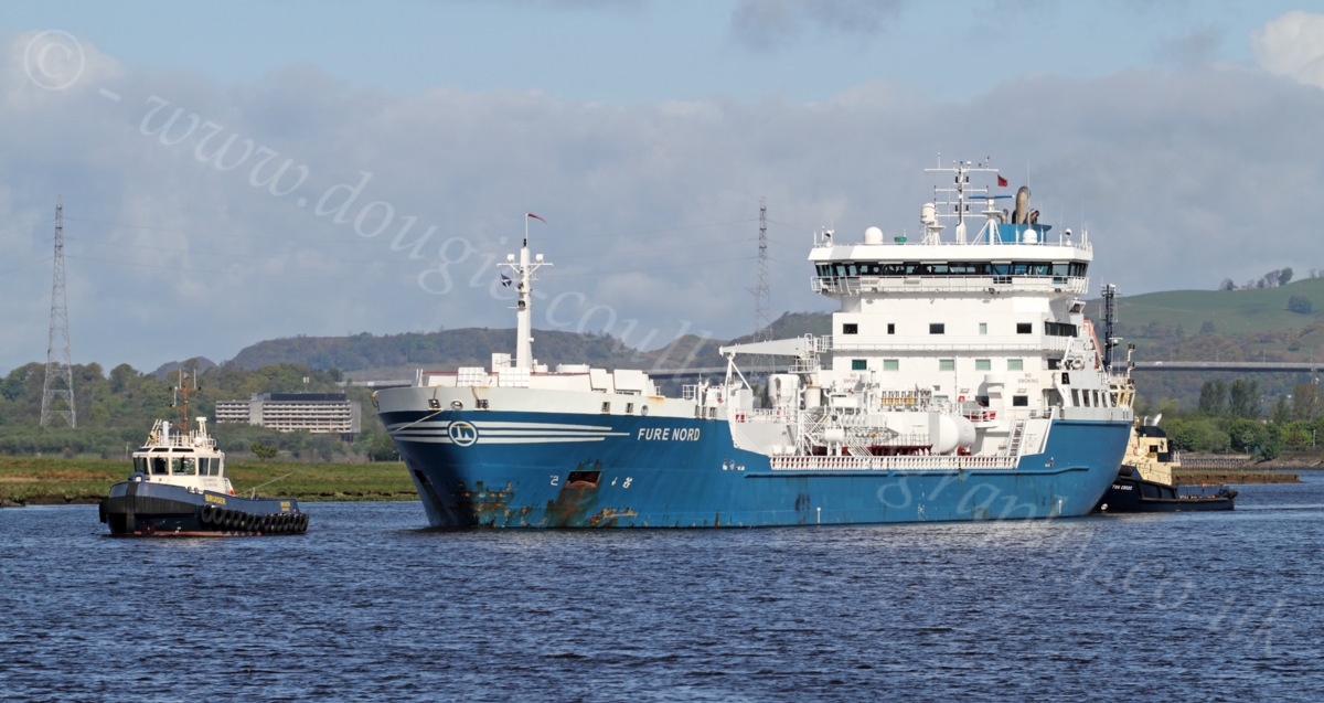Dougie Coull Photography: Fure Nord - Tanker Berthing