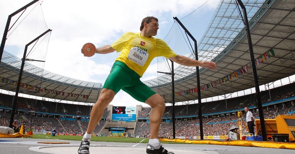 CITIUS, ALTIUS, FORTIUS: Discus throw