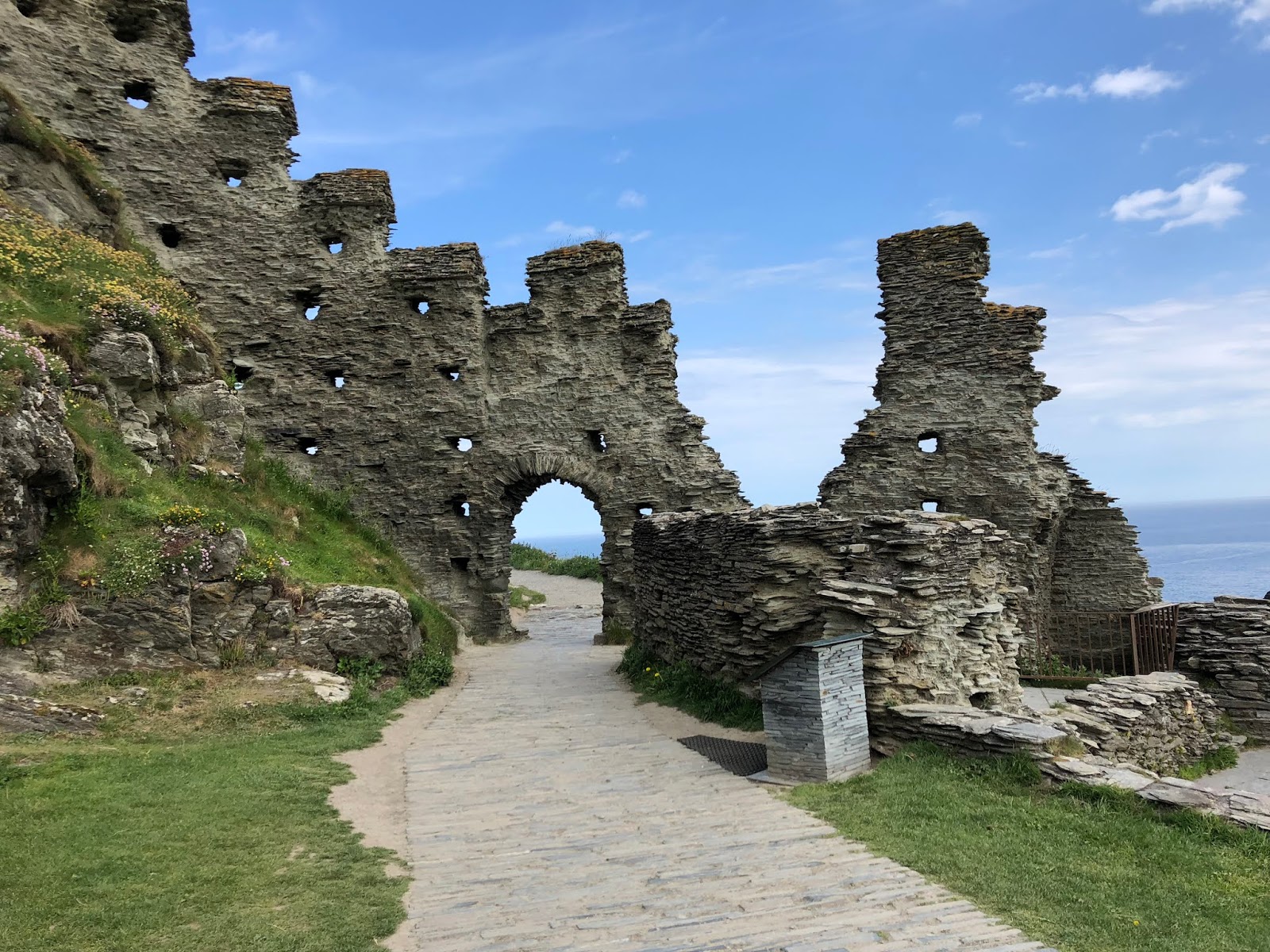 Muse...ings: Tintagel Castle--Legend and Ruins