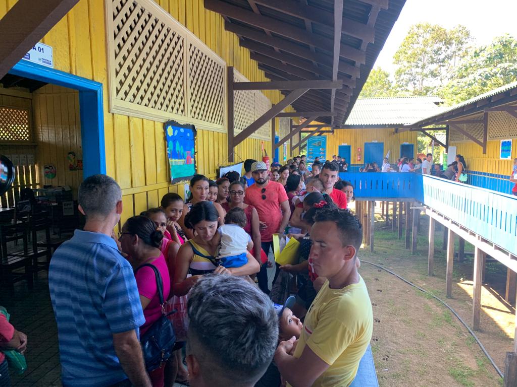 Comunidade ribeirinha no rio amazonas recebe ação pró estado do Tapajós ...