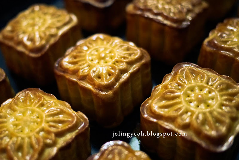 JoJo: Baked Mini Mooncake Recipe