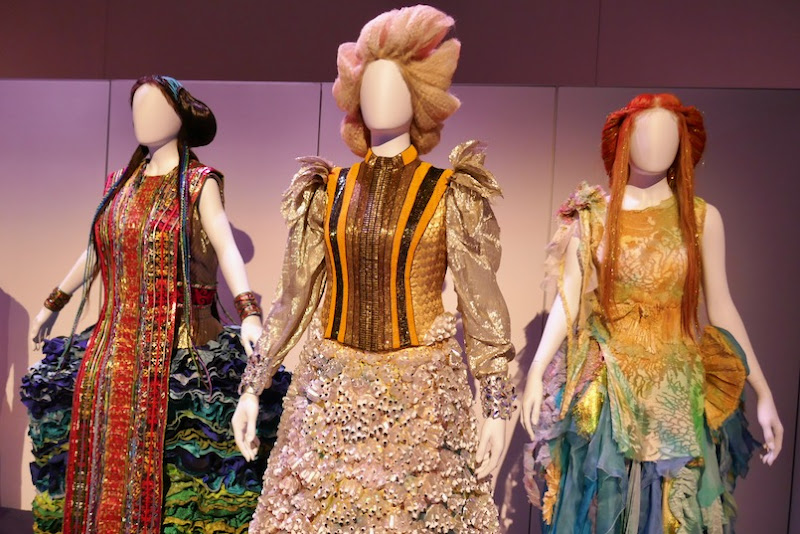 Hollywood Movie Costumes and Props: Screen-worn costumes from A Wrinkle ...