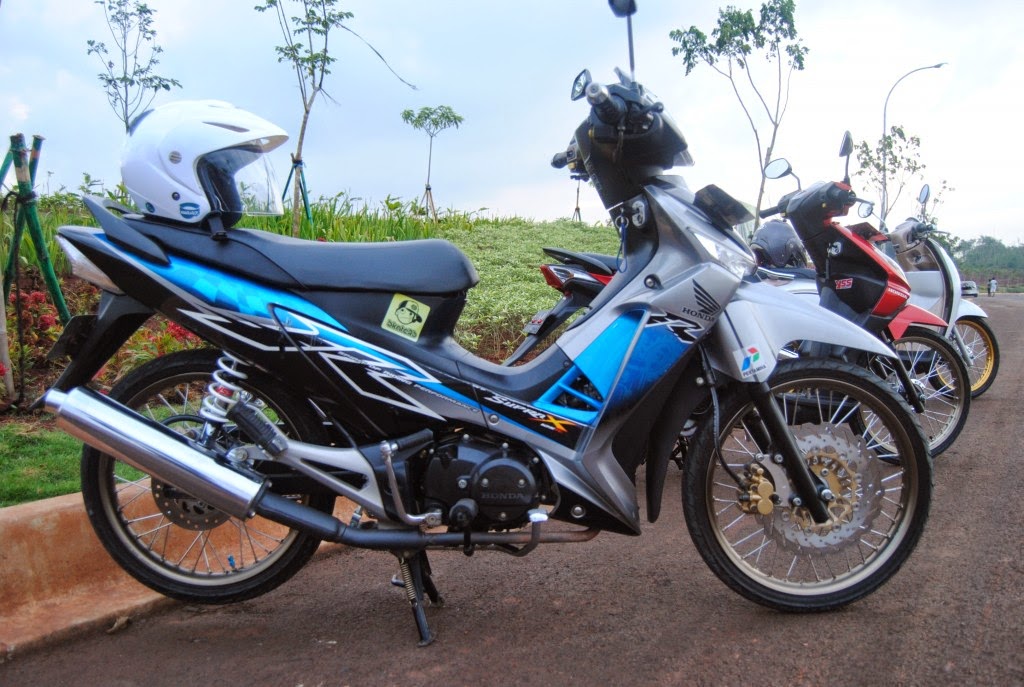 Modifikasi supra x 125 fi road race racing thailook airbrush ban besar ...