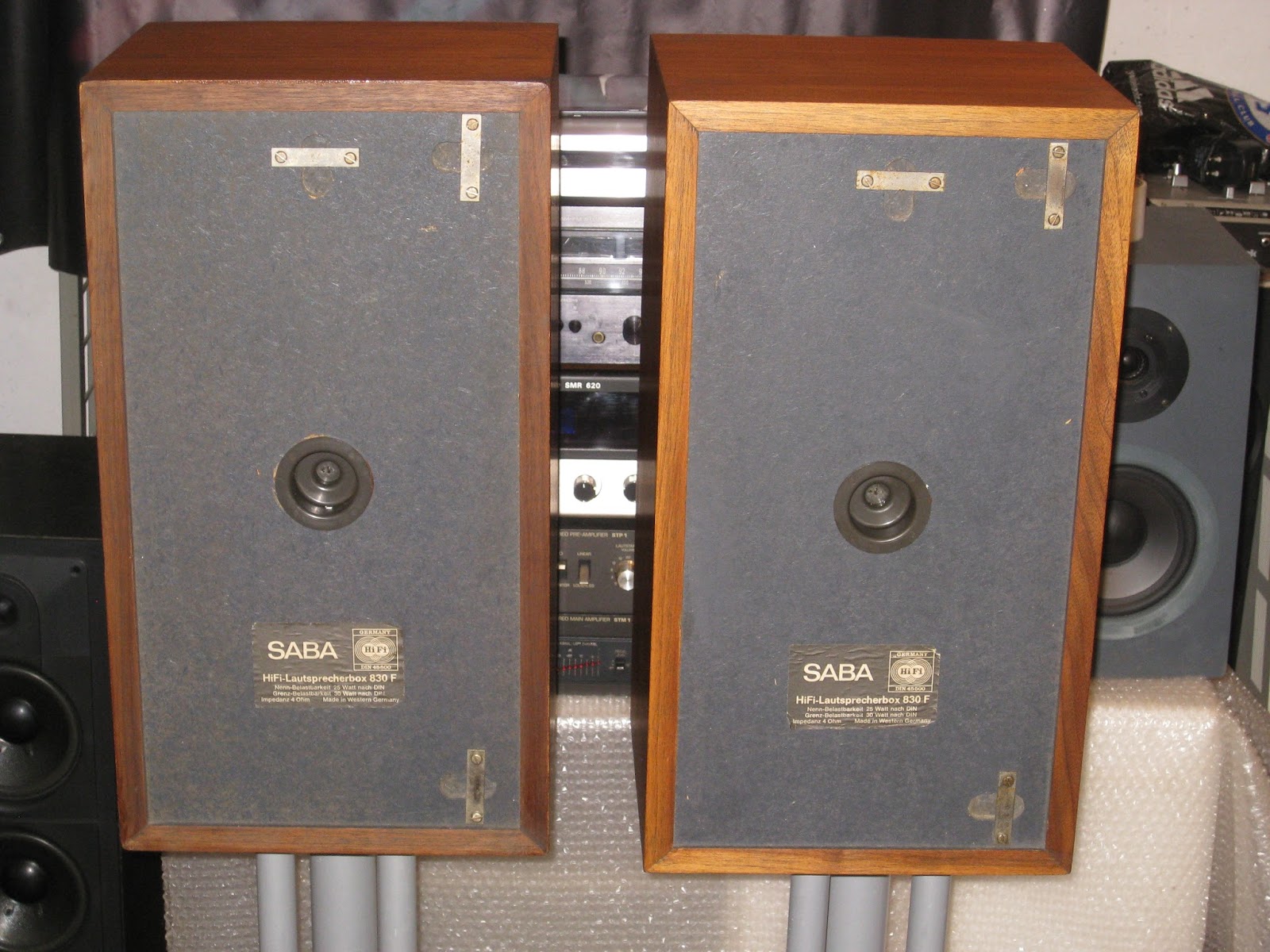 Infrequent Sound [sex.tex] technology: Saba hi-fi Box 830F 3-way closed ...