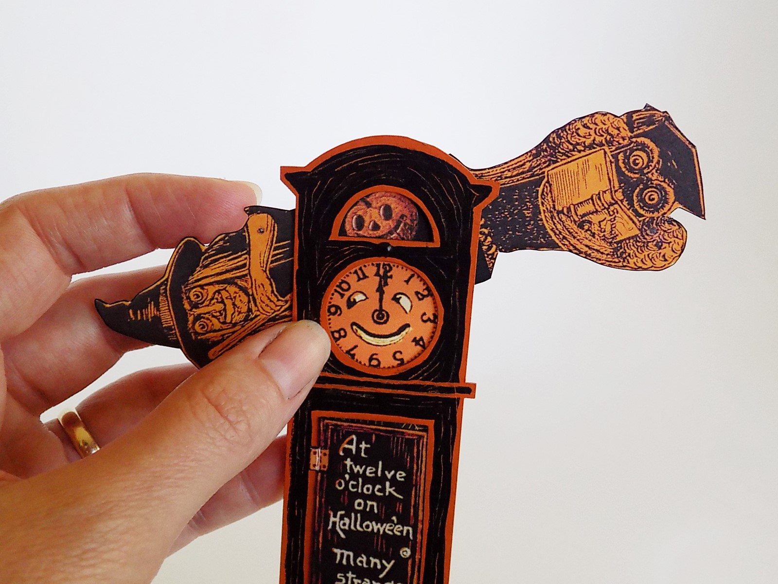 flew the coop: Halloween Clock with Spooky Spinning Fun!