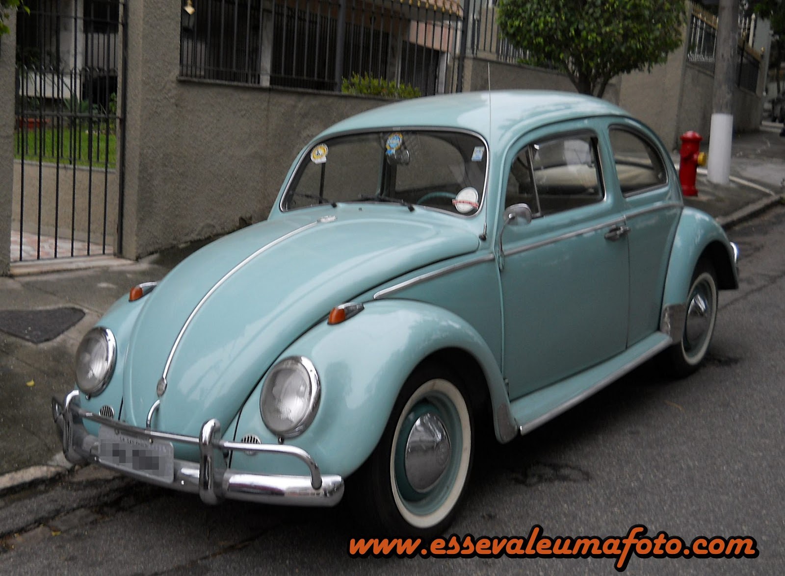 Registros Automotivos do Cotidiano: VW Fusca Monocromático 1961