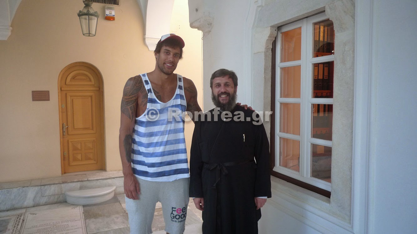 ΤΟ ΠΡΟΣΚΥΝΗΜΑ ΤΟΥ ΓΙΩΡΓΟΥ ΠΡΙΝΤΕΖΗ ΣΤΗΝ ΠΑΝΑΓΙΑ ΤΗΣ ΤΗΝΟΥ.. "ΣΕ ΟΠΟΙΟ ...