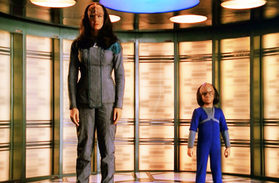 Doux Reviews: Star Trek The Next Generation: Reunion